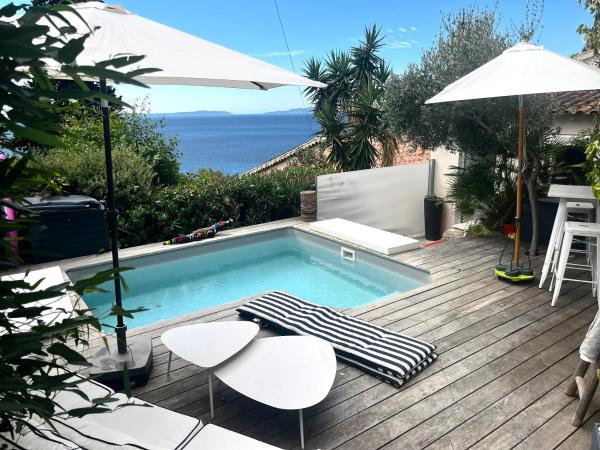 Petite Maison Indépendante, Vue Mer, Terrasse, Piscine Chauffée - Le Lavandou