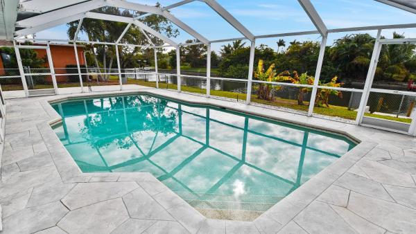 Talita Canal Home Heated Pool Fanced Yard - Fort Myers, FL