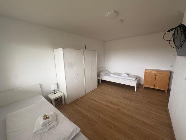 Teamhaus Mit Großer Küche - Platz Für 10 - Karlsruhe