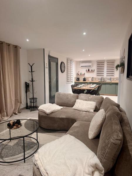 Maison Spacieuse Pour 6 Personnes - Trogues