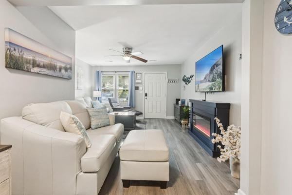 Spacious Beach Styled Oasis 3br 2ba Pet Friendly - Parkville