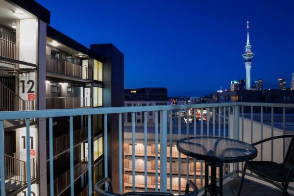 Central Abode With Free Parking - Skyline Views - Auckland