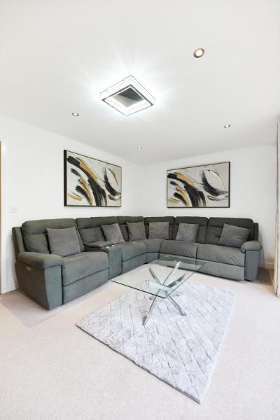 Haven - Spacious Luxury Home Perfect For Families, Couples And Contractors! 5mins To Xscape And Junction 32! - リーズ