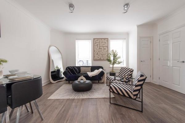 Lush 2 Bed Home I Free Parking I Near Chatham Dock - St Leonard's Tower