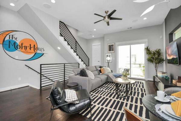 Mohr Haus - Walk To Nrg Stadium - Medical Center - Sleeps 8 - Houston, TX