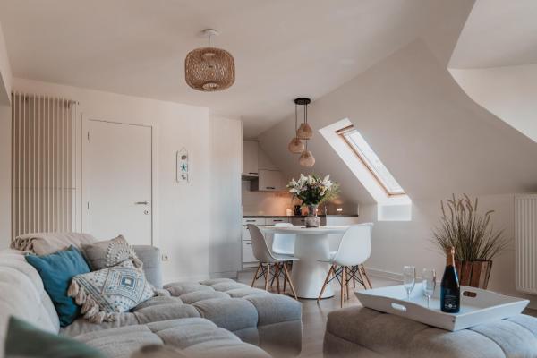 Stylish Downtown Loft And Opposite Park - Beernem