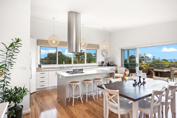 The White House In Mollymook Beach - Australia