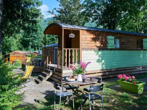 Roulotte De Charme Avec Terrasse, 4 Couchages - Api-1-52-1469 - Bourg-Saint-Maurice
