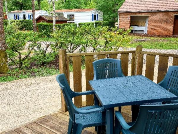 Mobil-home Familial Avec Terrasse, 3 Chambres Pour 7 Personnes - Api-1-52-1562 - Centro