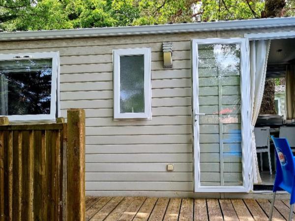 Mobil-home Confortable Pour 6 Pers. Avec Terrasse Près De Nibelle - Api-1-52-1569 - Loiret