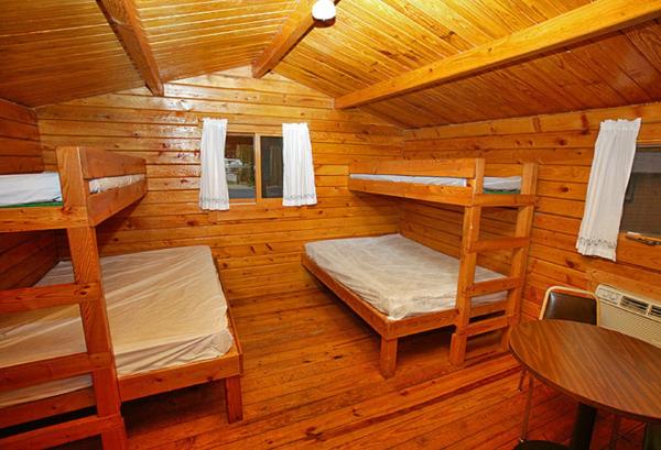 Arrowhead Camping Resort Cottage 11 - Portage, WI
