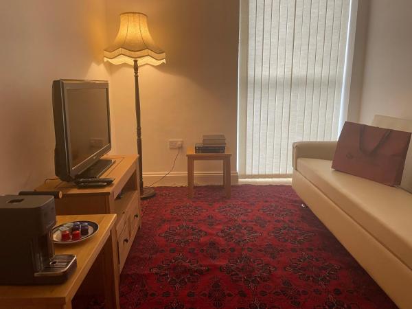 York House Apartments - Brentwood