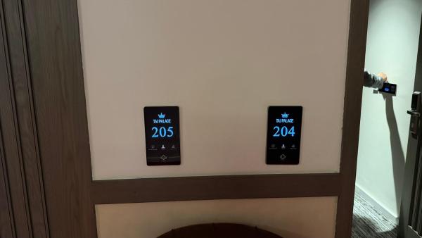 Gold Crest Modern High-rise Serviced Apartments-dha Lahore - Lahore