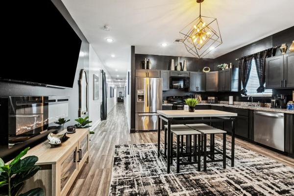 Spacious 10br Nola Home, Perfect For Groups, King Bed - New Orleans, LA