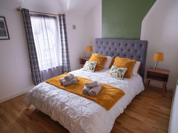 Two Bedroom, Madoc Terrace, Conwy - Conwy