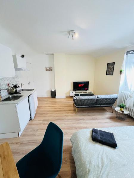 Studio Maluna 2 ÉTage -Proche Centre & Gare -Wifi - Châtellerault