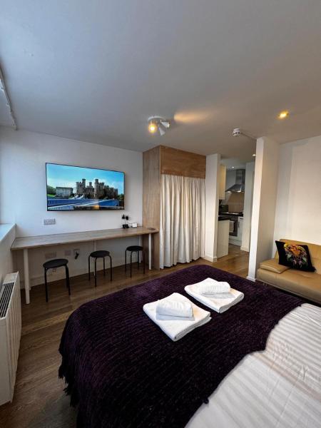 Studio With Parking & Shops At Your Door - Andover