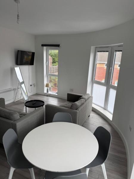 Stunning 2 Bedroom Apartment In A Fairly New Flat At The Heart Of Southampton Central - Wiltshire