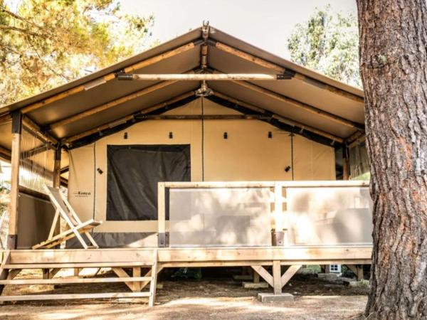 Tente Lodge Avec Terrasse - 5 Pers, 2 Ch, Réfrigérateur - Api-1-52-1658 - Sartène