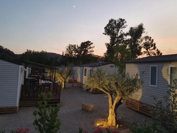 Mobil-home 29m² Avec Terrasse à Grimaud - Api-1-52-1719 - Ramatuelle