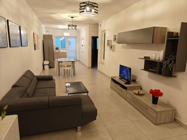 Boutique Ivy Rose 2-bed Home, Heart Of Marsaxlokk - Malta