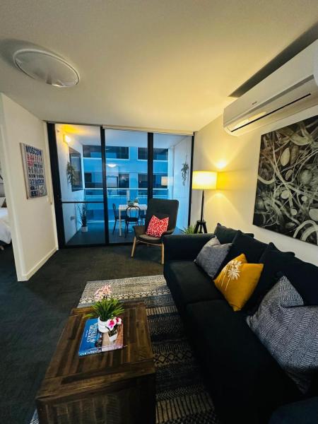 Elegant Cbd Apartment - Free Car Park - Prime Central Location - Balcony - Newly-renovated Bathroom - Waypoint Cbd Stay By Centera - Stirling