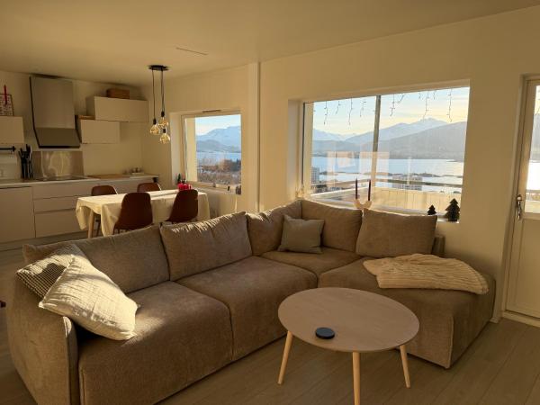 Modern And Central Apartment With A View - Ålesund