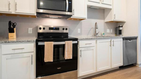 Landing Stylish 1bd Clubhouse Pool - The Villages, FL