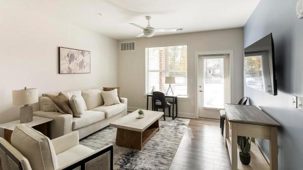 Landing Modern 1bd Clubhouse Gym - Huntsville, AL