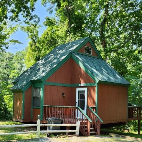 Villa 2 Historic Cottage - Howell, MI