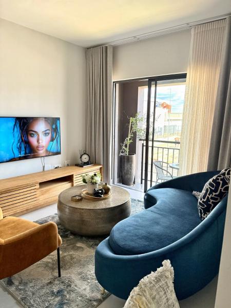 Urban Bleu - Modern 1 Bed Executive Apartment In Sarona Gaborone With Wifi Free Parking And Pool - Botswana