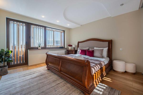 Charming Two Bedroom Apartment - Great Location - Lithuania
