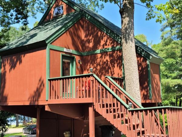 Villa 1 Historic Cottage - Howell, MI