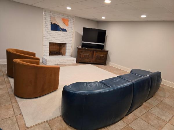 Entire Private 1br Apartment, Private Entrance, Full Kitchen, Parking - Charlotte, NC