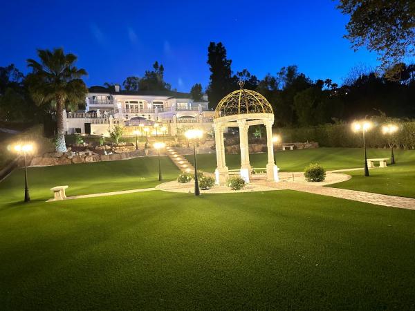 San Diego French Garden Poolside Retreat - Wine Country & Safari Park - San Diego