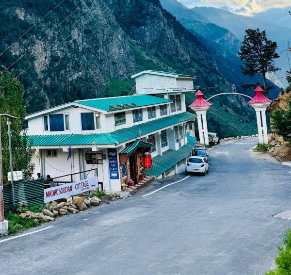 Hotel Buro The Gate - Kalpa