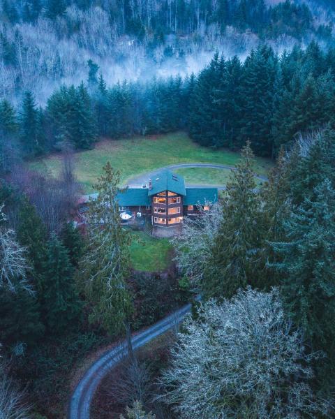 Private 5 Acre Cabinhottubgameroom By Olympicnp - Port Angeles, Washington