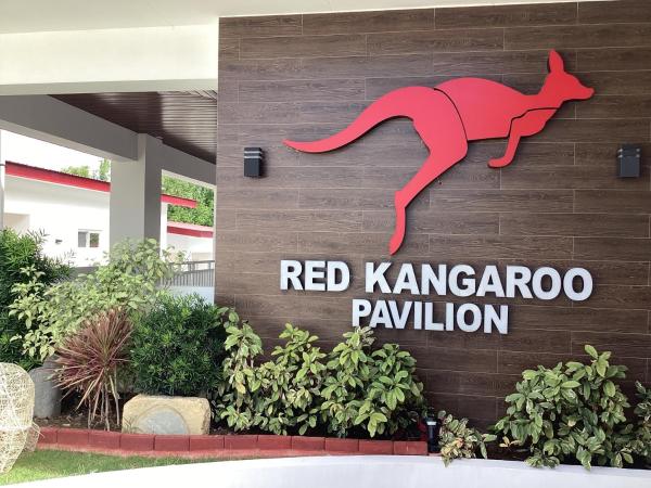 Kangaroo Hill Pavilion Resort And Drive Inn - San Carlos City
