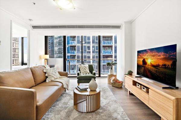 Stylish Southbank Apartment With On-site Parking - Cremorne