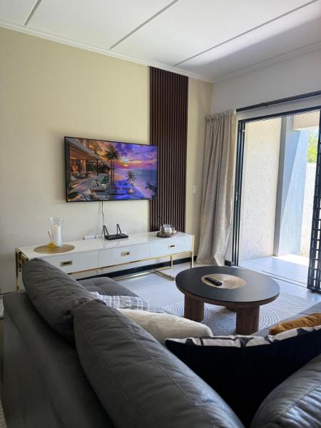 Luxury Garden Suite, Fourways, Sandton, Prime Location, Fast Wifi - Lanseria