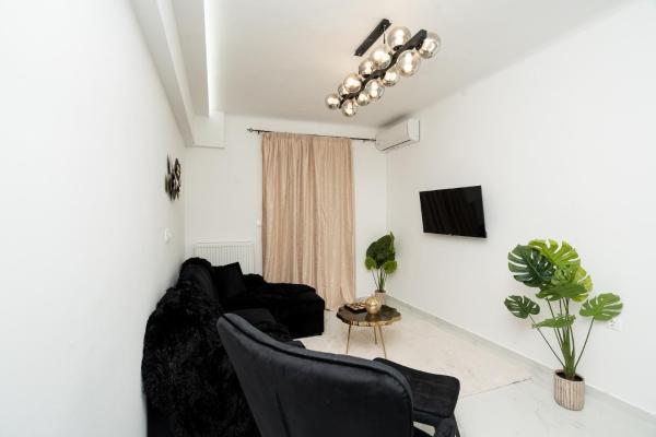 Courtiq By Infox Suites Private Parking - Thessaloniki