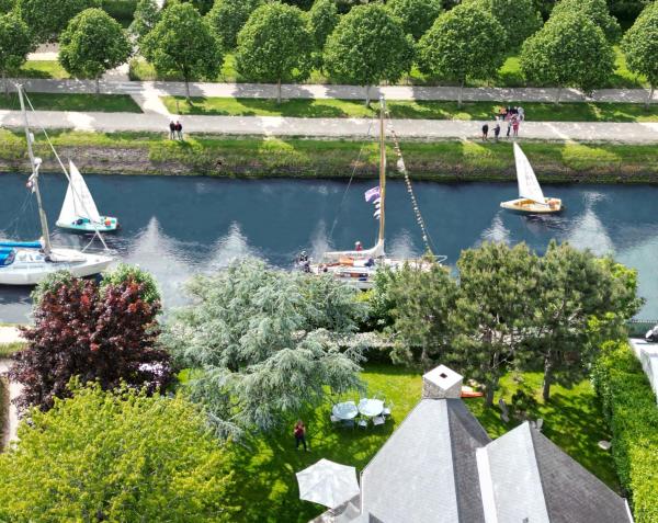 La Villa M Vannes, Villa Unique Les Pieds Dans L'eau Sur Le Port, Avec Grand Jacuzzi Et Climatisation - Sarzeau