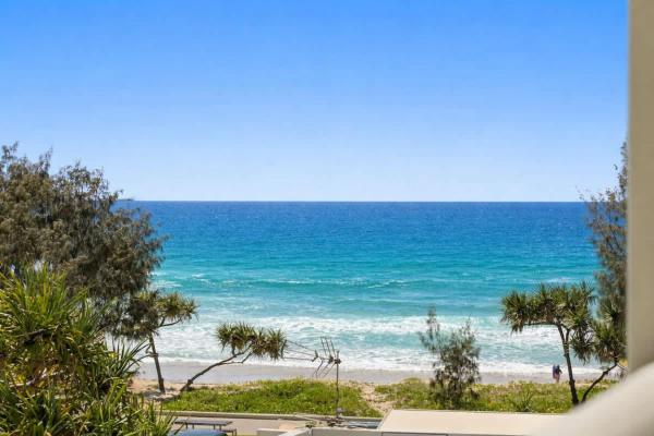 Surfers Beachside Studio Ocean View - Surfers Paradise