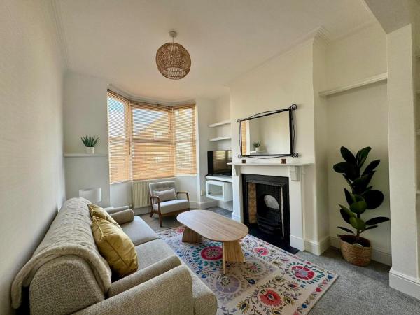 Stylish 2-bed Home With Garden - Exeter