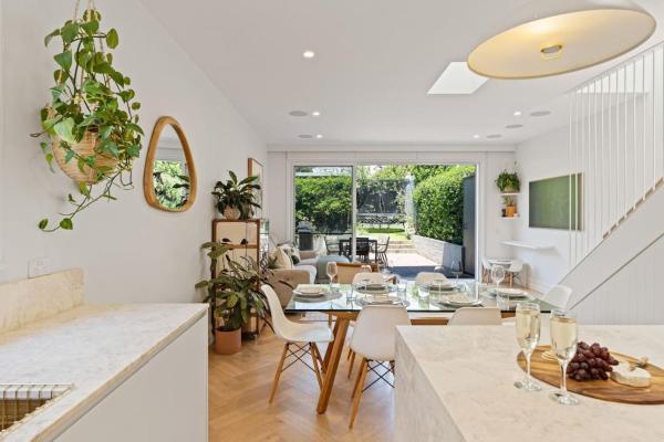 Elegant Family Home With Garden Oasis - Gordon