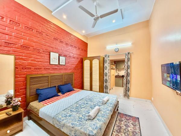 Artistic 1rk Studio With Kitchen In Ballygunge - Kolkata