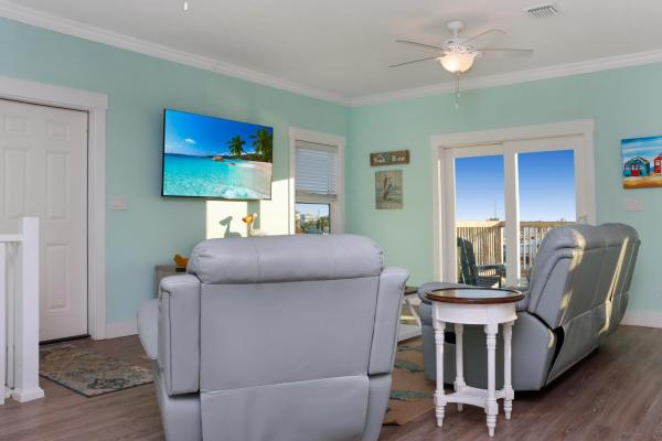 Blue Pelican By Pristine Properties Vacation Rentals - Mexico Beach, FL