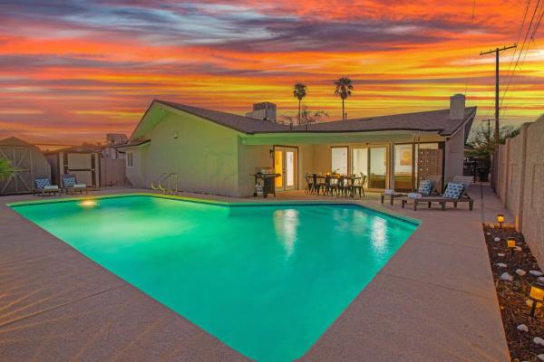 North Vegas Family Oasis 4br, Pool, Bbq, Games - North Las Vegas, NV