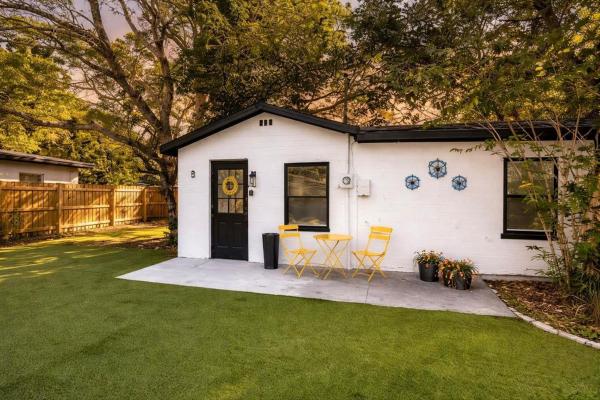 New Beach Cozy Bungalow 2b Mins-beach&downtown - Clearwater, FL