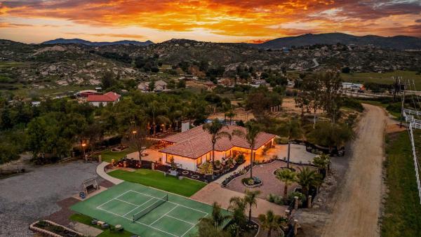 Breathtaking Meadows By Avantstay - Wilson Creek Winery, Temecula
